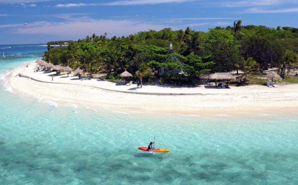 Cook Islands vs. Fiji: Which Vacation Is Better - The Streets Tours